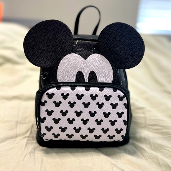 Disney | Bags | Limited Edition 224 Mickey Mouse Disney Mini Backpack ...